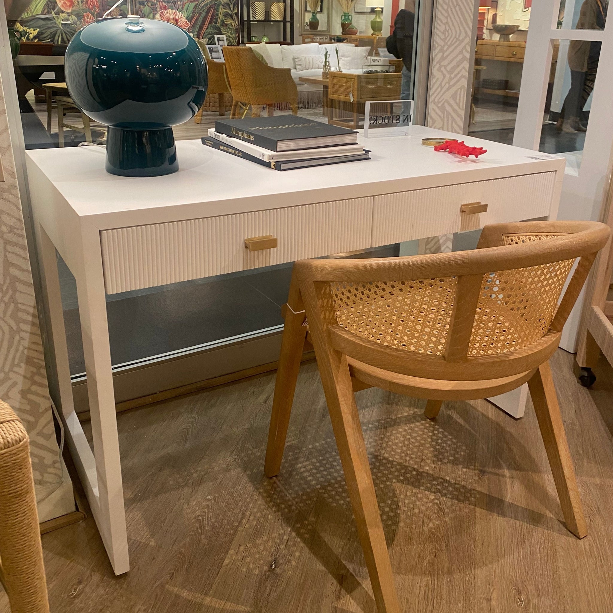 Worlds Away Larkin Desk Matte White Lacquer – CLAYTON GRAY HOME